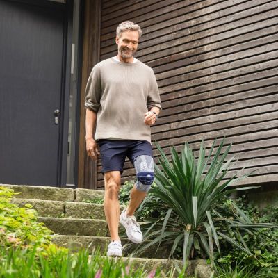 Knee Osteoarthritis Brace | GenuTrain OA | Bauerfeind
